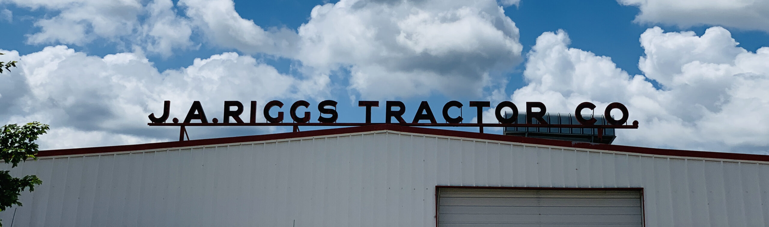 About Riggs Cat | Proudly Serving Arkansas Since 1927